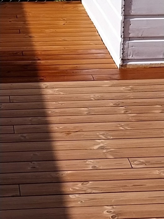 Lames de terrasse bois Thermopin ou pin thermo-chauffé DECKiBOIS